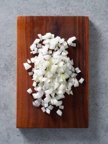Onion to cups conversion (sliced, chopped, medium-diced, minced)