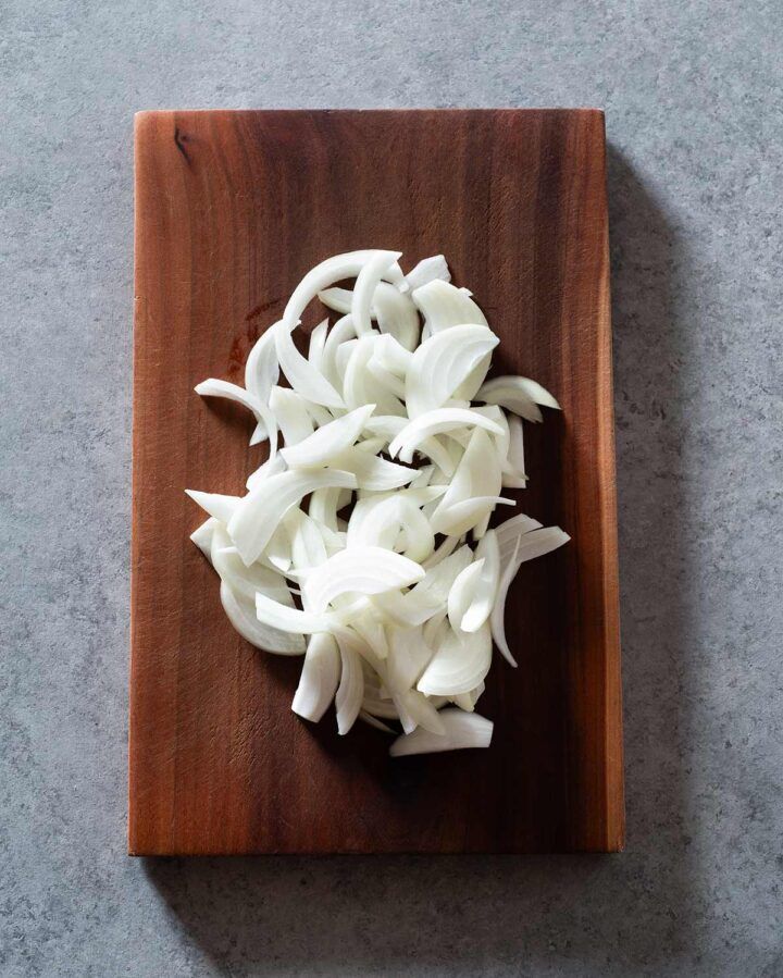 Onion to cups conversion (sliced, chopped, medium-diced, minced)